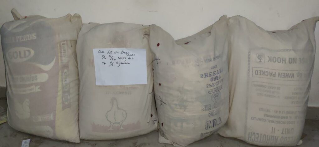Major Charas smuggling racket busted in south Kashmir, three held ...